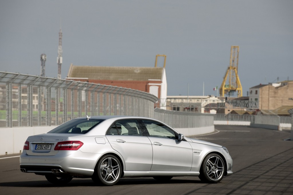 2010 Mercedes Benz E63 AMG Puts The Smack Down : Automotive Addicts