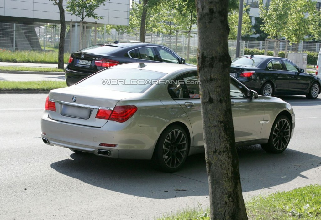 BMW M7 Spy Photos: BMW Developing a “M-Proved” 7-Series : Automotive ...