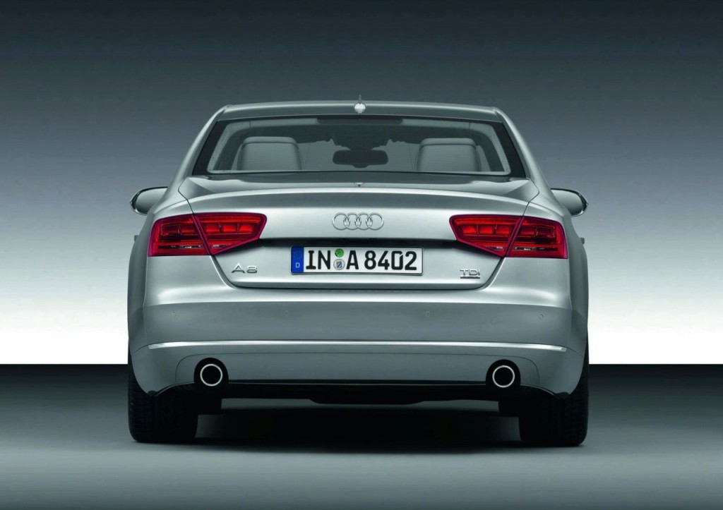 2011-audi-a8-rear : Automotive Addicts