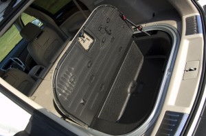 2010-cadillac-srx-rear-storage : Automotive Addicts