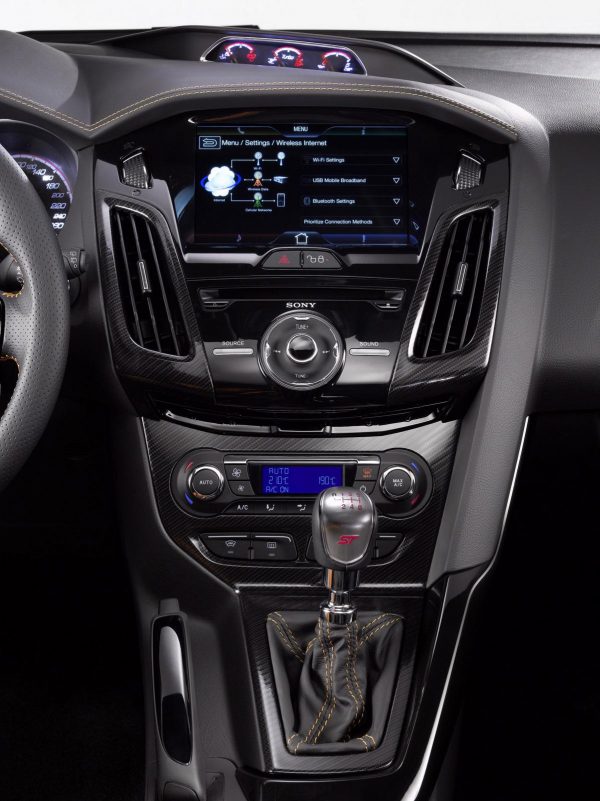 Video: 2012 Ford Focus ST In Motion : Automotive Addicts