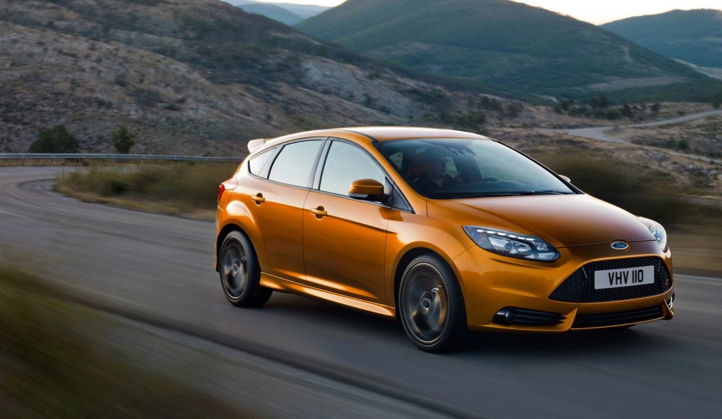 Video: 2012 Ford Focus ST In Motion : Automotive Addicts