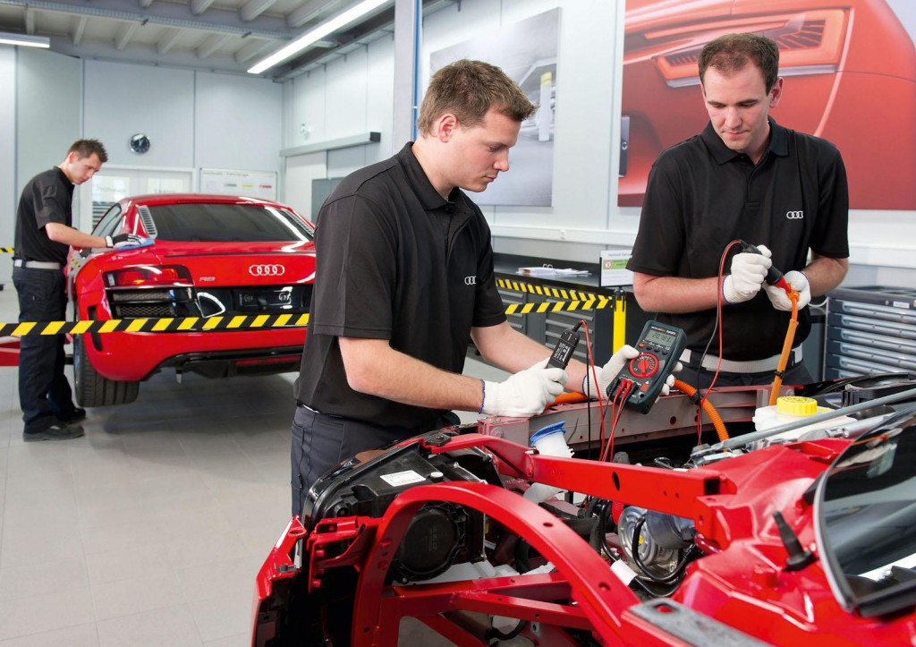 Behind The Scenes Look at Audi R8 e-Tron Production : Automotive Addicts