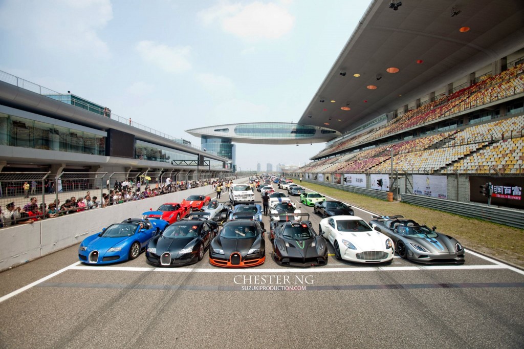 World’s Most Exotic Supercars Take to the Track at Once: Video ...