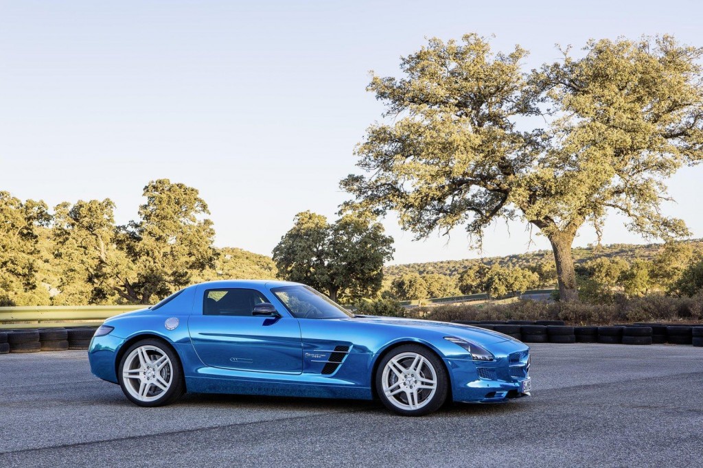 Mercedes-Benz SLS Electric Drive Electrifies At 2012 Paris Motor Show ...