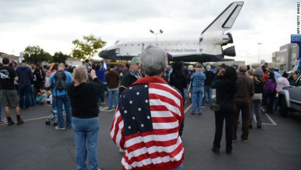 Toyota Tundra Successfully Tows 145-Ton Space Shuttle Endeavour: Video ...
