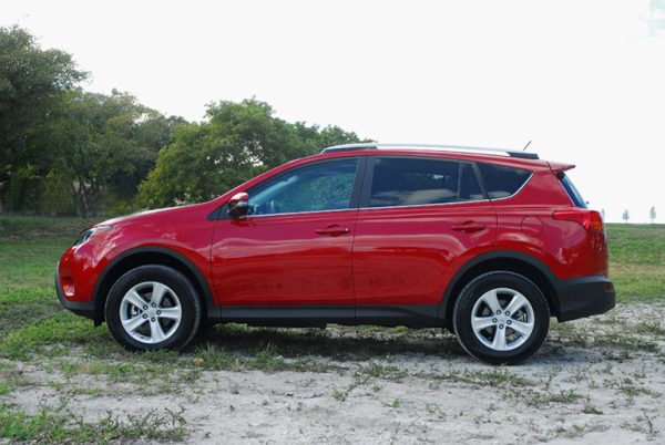 2013 Toyota RAV4 XLE AWD Review & Test Drive : Automotive Addicts