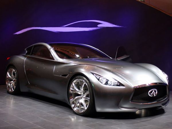 Infiniti Flagship Sedan to Get 700-Horsepower Hybrid Powertrain ...
