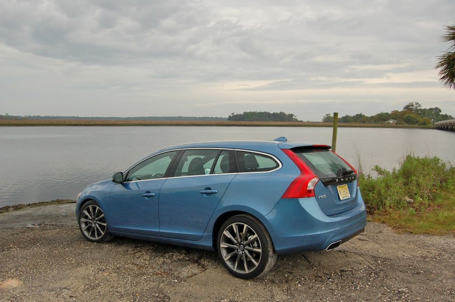 Elvis Lives! The Amazing 2015 Volvo V60 T5 Drive-E : Automotive Addicts
