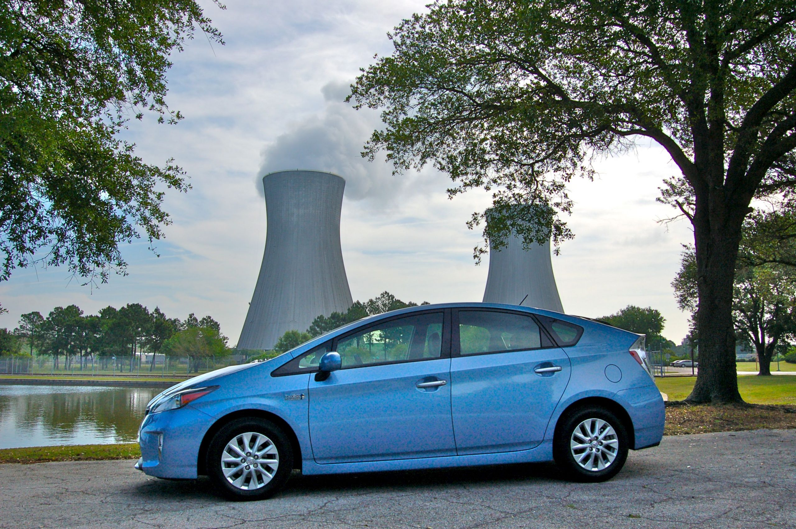 2014 Toyota Prius Plant Side : Automotive Addicts