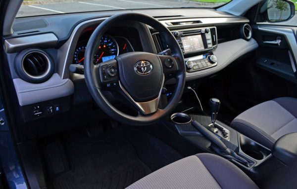 2014 Toyota RAV4 XLE FWD Review & Test Drive : Automotive Addicts