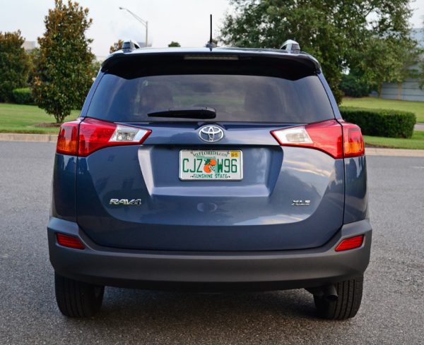 2014 Toyota RAV4 XLE FWD Review & Test Drive : Automotive Addicts