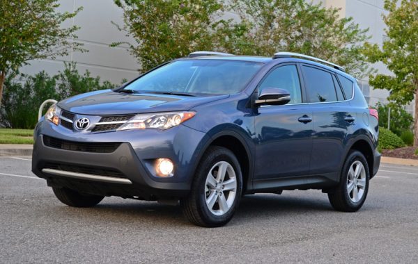 2014 Toyota RAV4 XLE FWD Review & Test Drive : Automotive Addicts