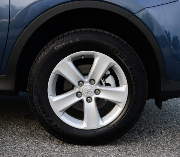 2014 Toyota RAV4 XLE FWD Review & Test Drive : Automotive Addicts