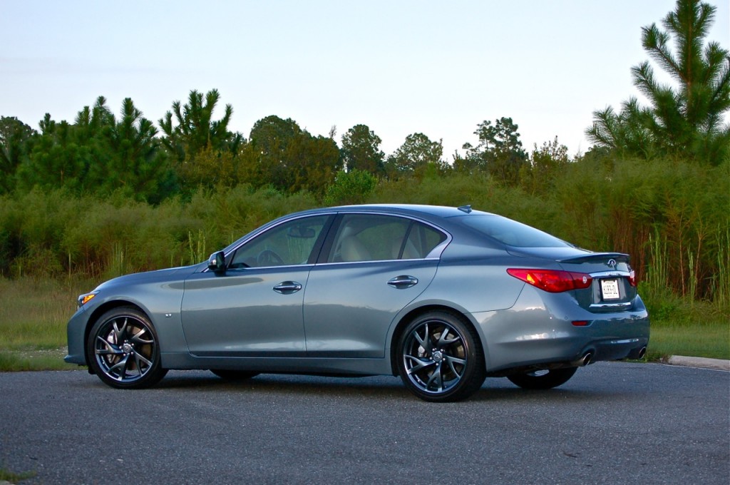 2014 Infiniti Q50s Rear Profile : Automotive Addicts