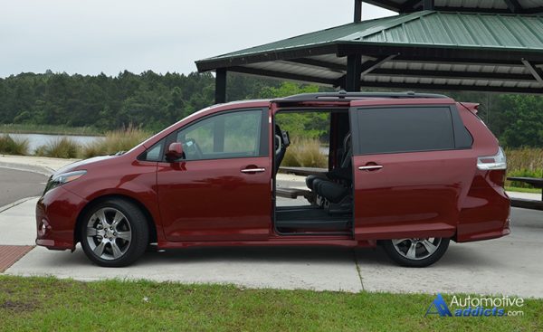 2015 Toyota Sienna SE Review & Test Drive : Automotive Addicts