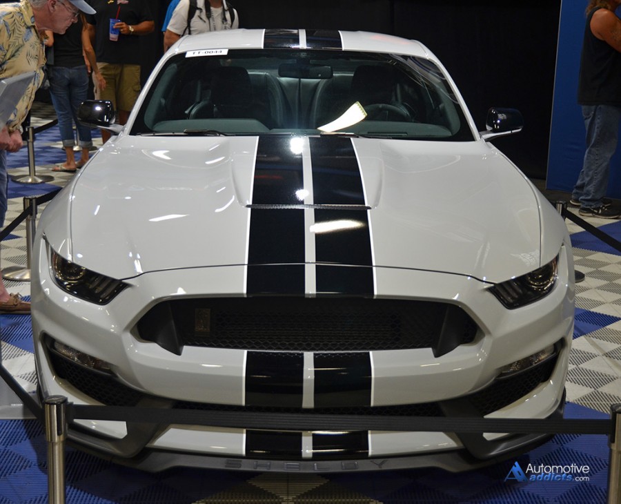 2016 Ford Mustang Shelby GT350 and GT350R Make Appearance at Barrett ...