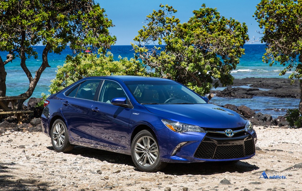 2015 Toyota Camry SE Hybrid Quick Spin : Automotive Addicts