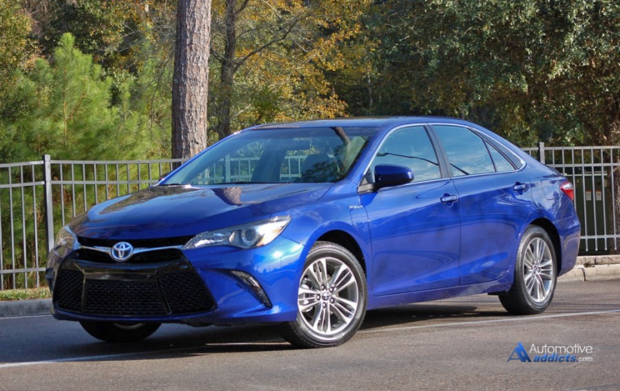 2015 Toyota Camry SE Hybrid Quick Spin : Automotive Addicts