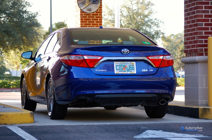 2015 Toyota Camry SE Hybrid Quick Spin : Automotive Addicts