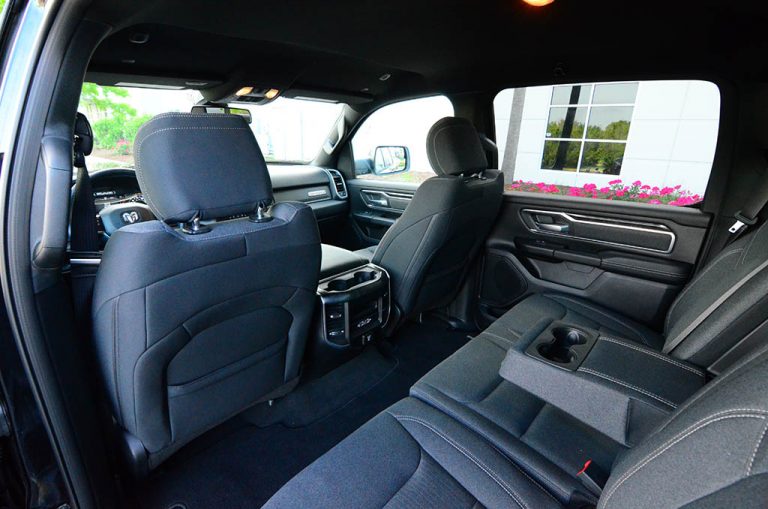 2019 Ram 1500 V8 Crew Cab Big Horn Sport 4×4 Review & Test Drive ...