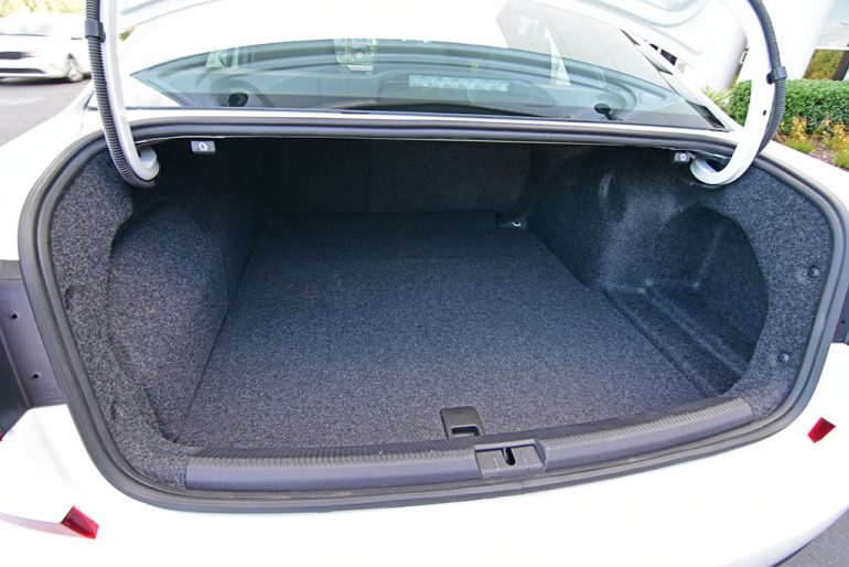 2018-volkswagen-passat-gt-v6-trunk : Automotive Addicts