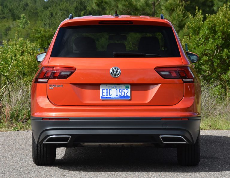 2019-volkswagen-tiguan-se-rear-3 : Automotive Addicts