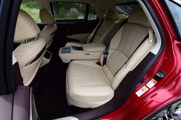 2019-lexus-ls500-rear-seats : Automotive Addicts
