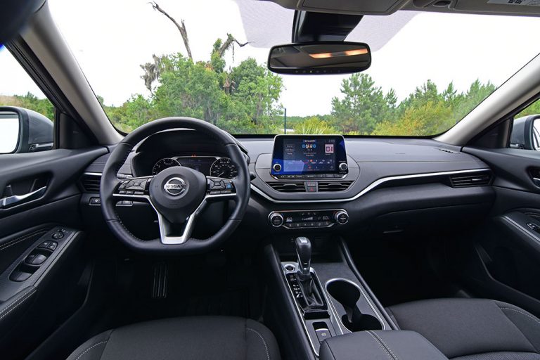 2019 Nissan Altima SV Review & Test Drive : Automotive Addicts