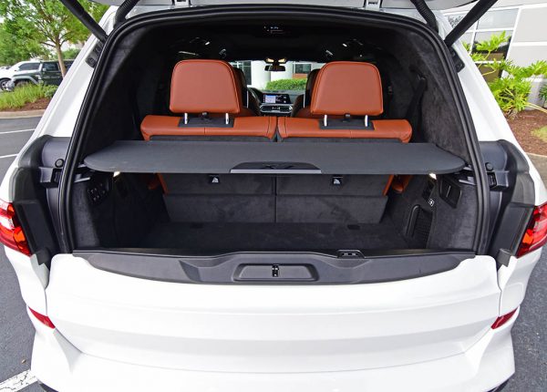 2019-bmw-x7-xdrive50i-split-tailgate : Automotive Addicts