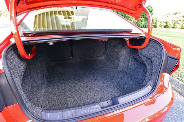 2019 Volkswagen Jetta 1.4T R-Line Review & Test Drive : Automotive Addicts