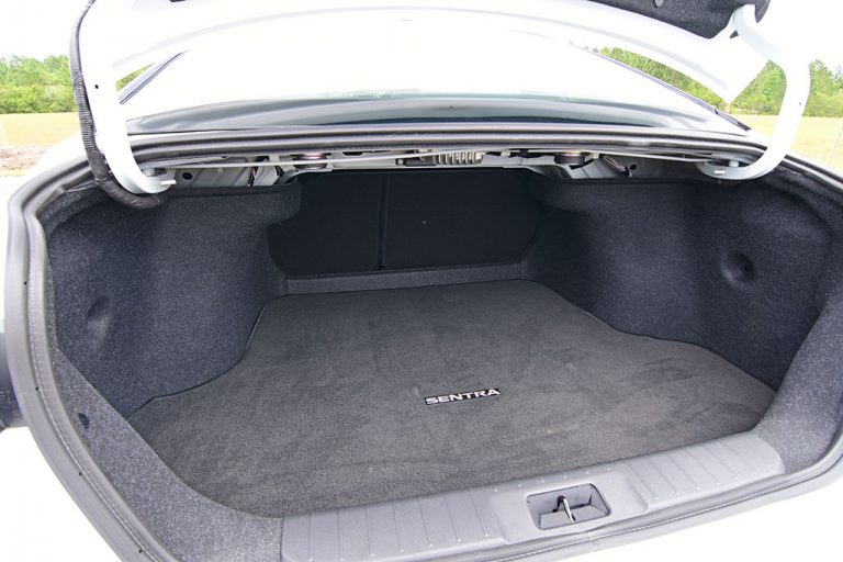 2020 Nissan Sentra SR Review & Test Drive : Automotive Addicts