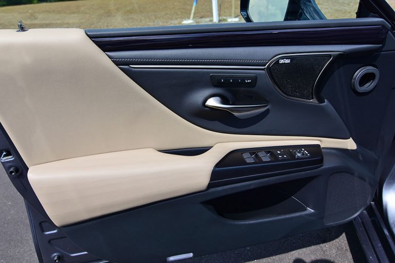 2020 Lexus ES 350 Ultra Luxury Review & Test Drive : Automotive Addicts