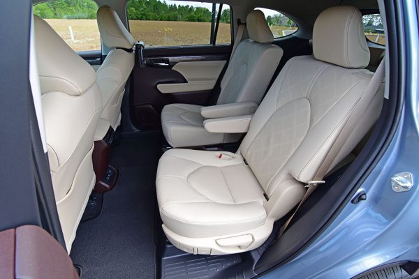 2020 Toyota Highlander Platinum AWD Review & Test Drive : Automotive ...