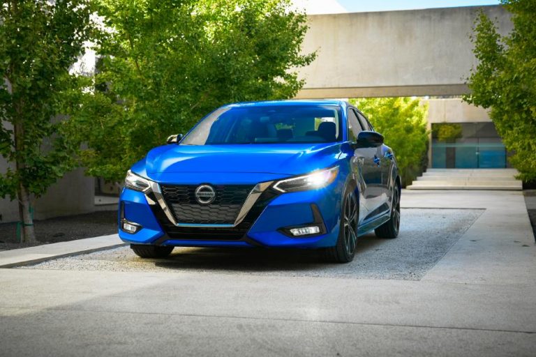 Nissan’s Fresh Take on the 2020 Sentra and Versa Sedans : Automotive ...