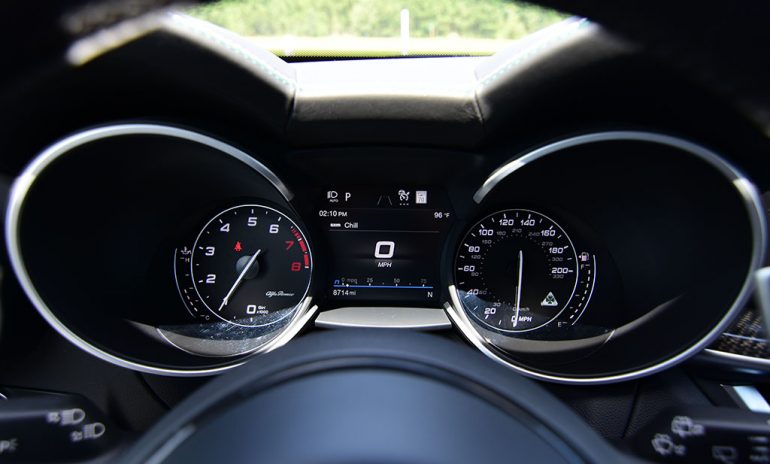 2020-alfa-romeo-stelvio-quadrifoglio-gauge-cluster : Automotive Addicts