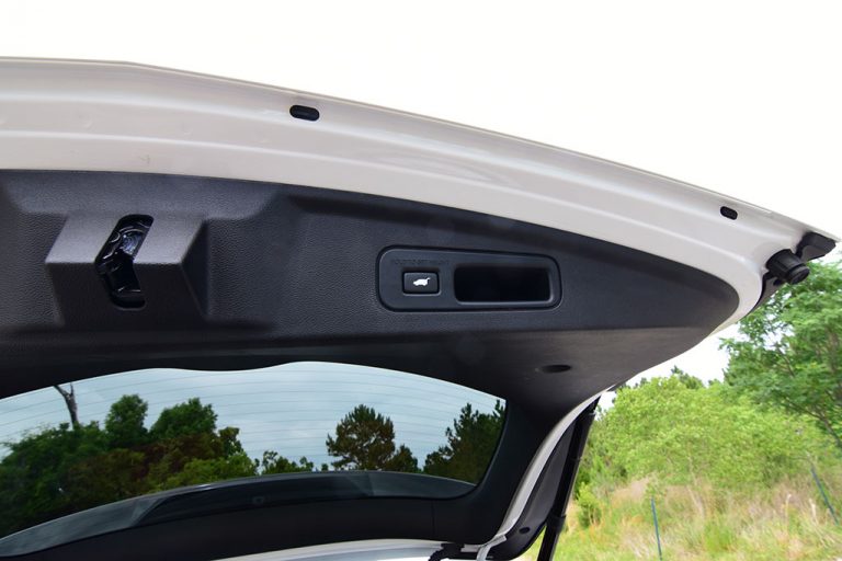 2022 Acura MDX SH-AWD A-Spec Review & Test Drive : Automotive Addicts