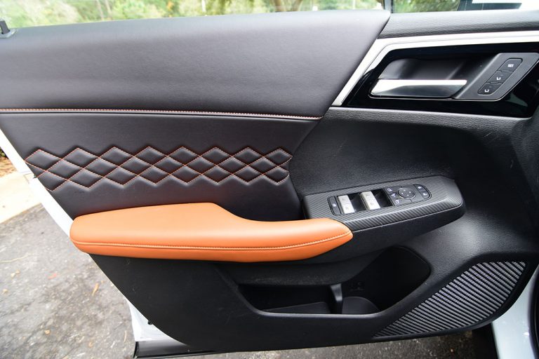 2023 Mitsubishi Outlander PHEV Review & Test Drive : Automotive Addicts