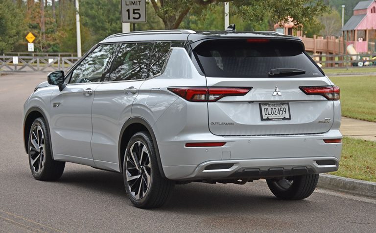 2023 Mitsubishi Outlander PHEV Review & Test Drive : Automotive Addicts