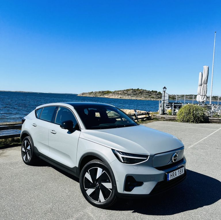Volvo’s 2024 RWD XC40 Recharge and RWD C40 Recharge Take Center Stage : Automotive Addicts