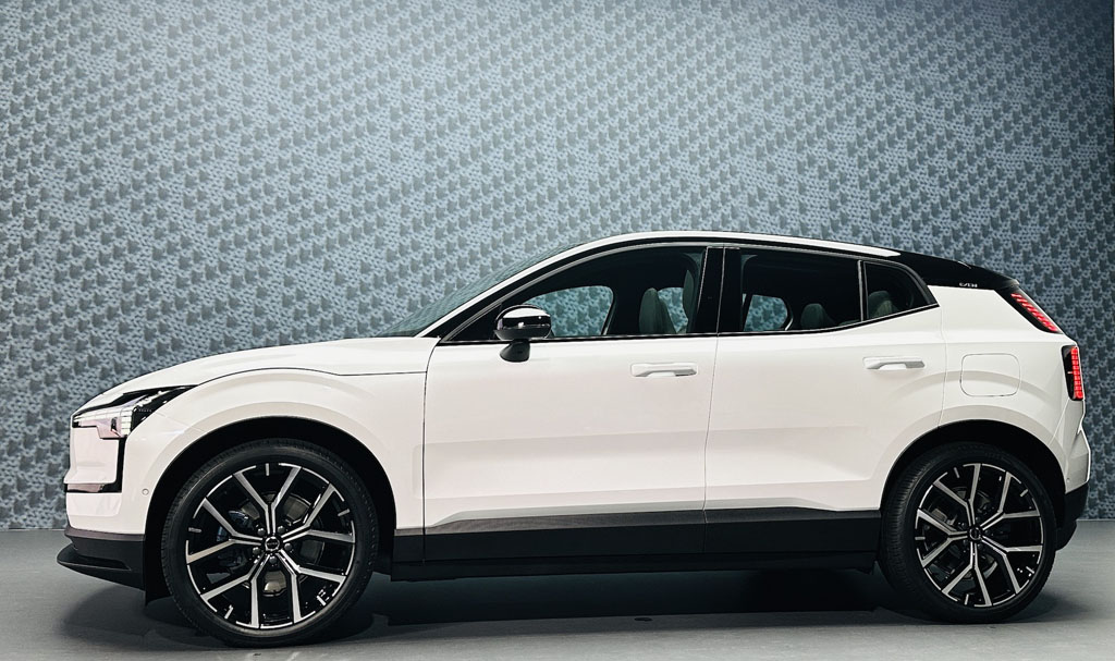 2025 Volvo EX30 All-Electric Crossover: Small in Size, Big in Performance : Automotive Addicts