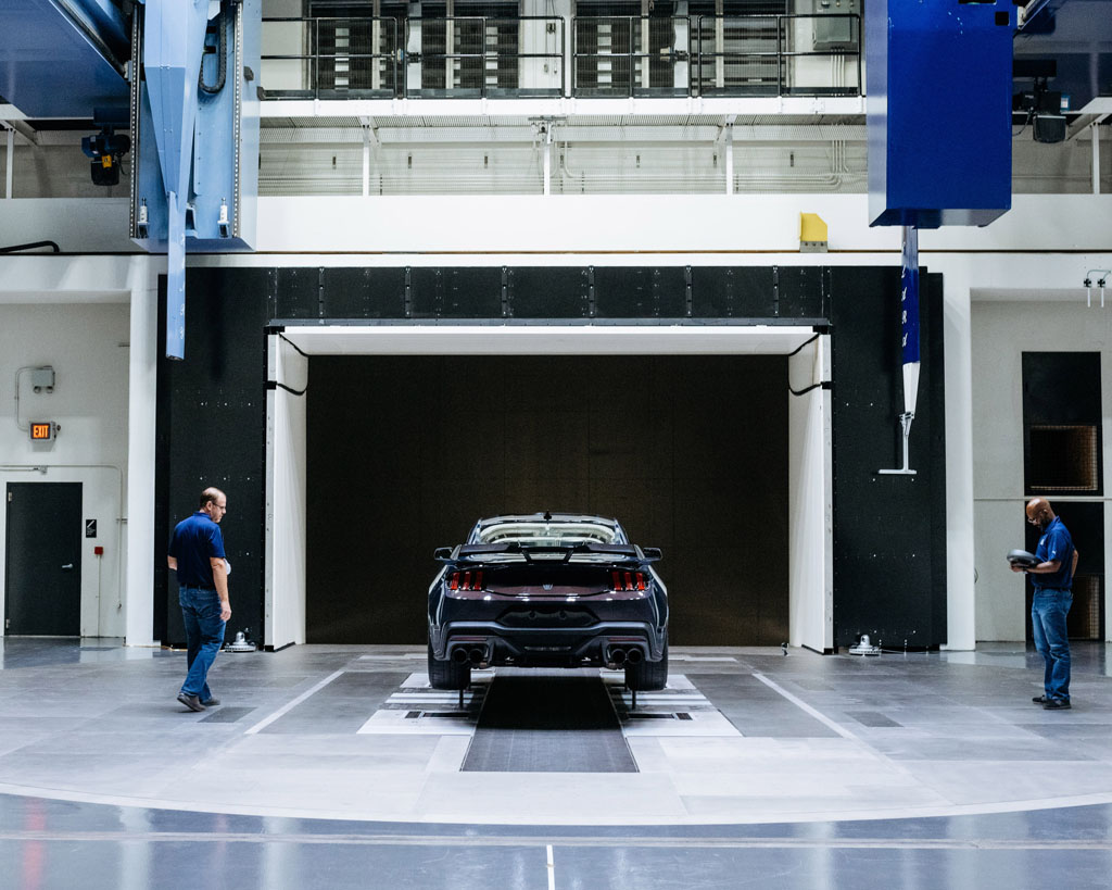 Ford has a Rolling Wind Tunnel Capable of Simulating Speeds of 200 mph ...