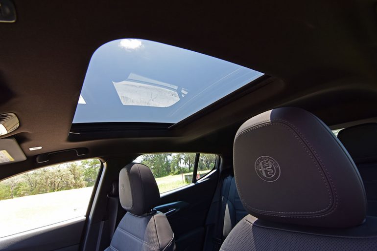 2024 Alfa Romeo Tonale Veloce AWD Review & Test Drive : Automotive Addicts