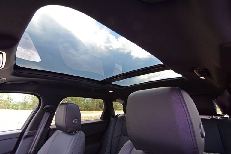 2024 Land Rover Range Rover Velar Dynamic SE P400 Review & Test Drive ...