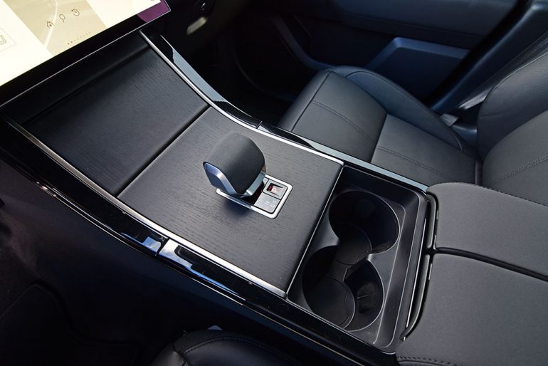 2024 Land Rover Range Rover Velar Dynamic SE P400 Review & Test Drive ...