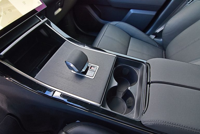 2024 Land Rover Range Rover Velar Dynamic SE P400 Review & Test Drive ...