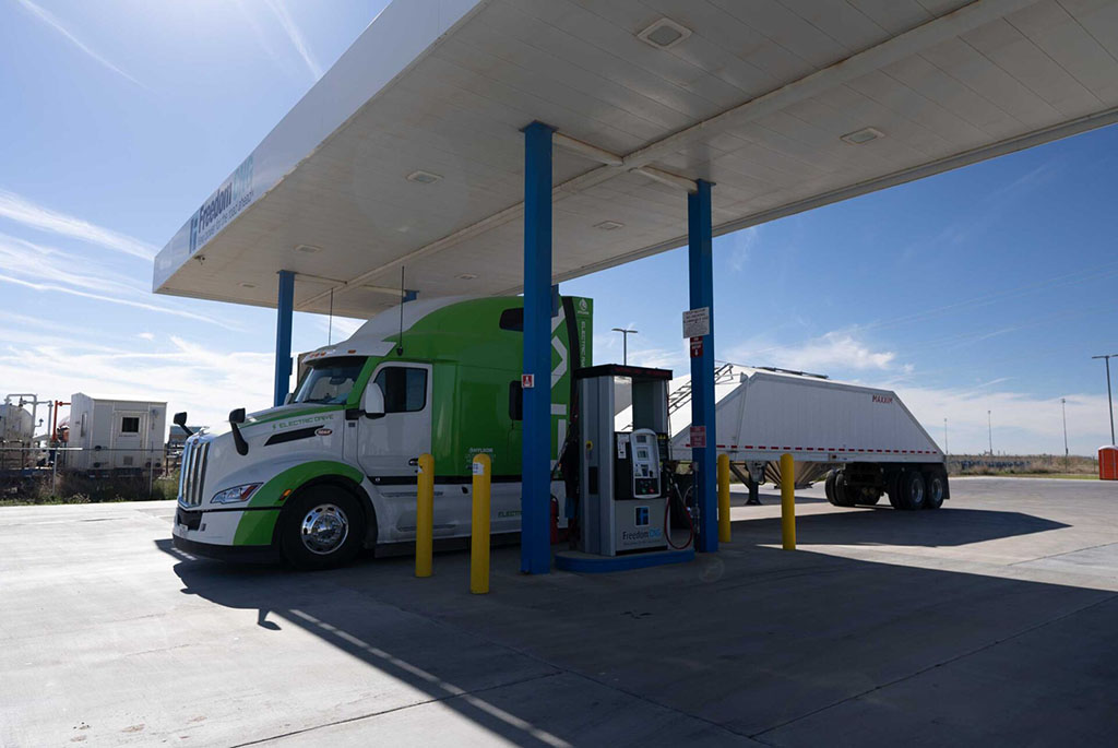 Environmentally Friendly Commercial Transportation: Cummins and Hyliion ...