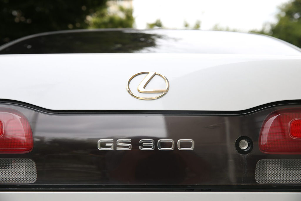 Jay-Z’s Off-White 1993 Lexus GS 300 from Dead Presidents Music Video ...