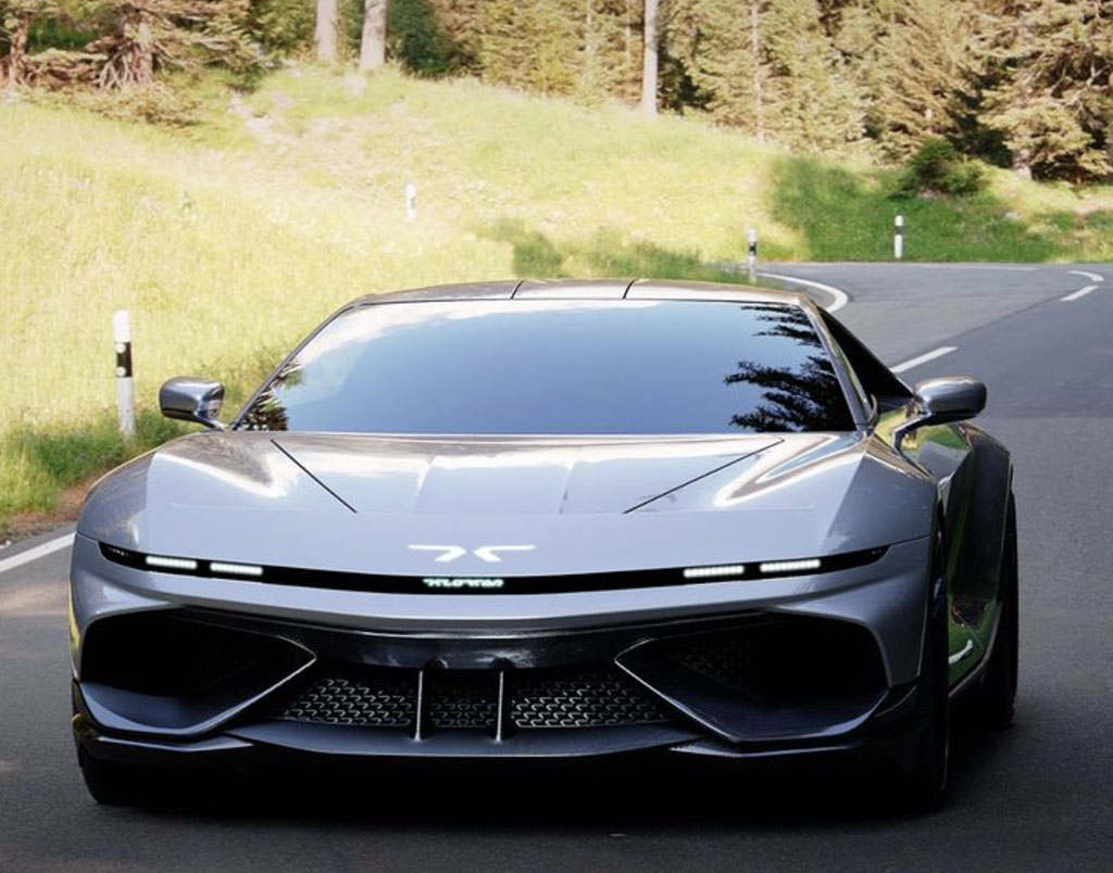 DeLorean Building a Corvette-Based V8 Mid-Engine Sports Car ...