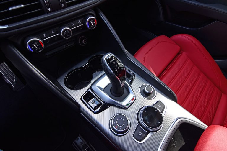 2024 Alfa Romeo Giulia Veloce RWD Review & Test Drive : Automotive Addicts